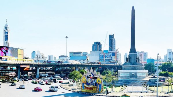 New skywalk in Victory Monument would link 5 hospitals to BTS :: Prima ...